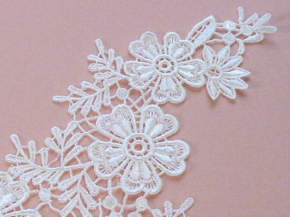 (13 x 31 cm) Stor Brodert Applikasjon - Blondeblomster (6244) - Epla