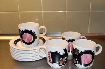 Figgjo - Elvira - 4 kopper med 8 tefat - Epla