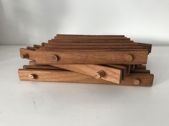 Gryteunderlag av teak - Epla