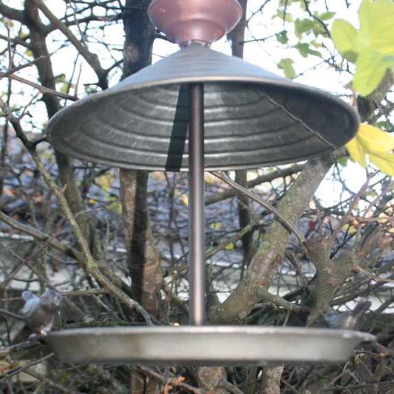 Hengende fuglemater - fuglebrett i zink - Epla