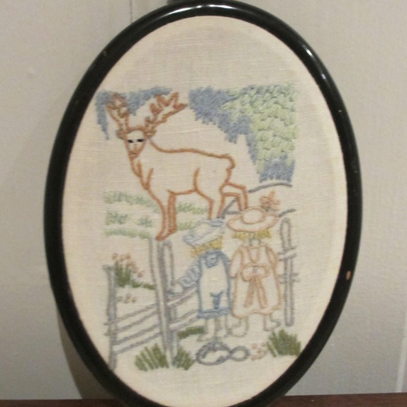 Trio m/broderte bilder/selges samlet - Epla