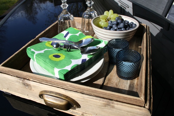 Sjarmerende serveringsbrett i rekved (drivved).Fri frakt. - Epla