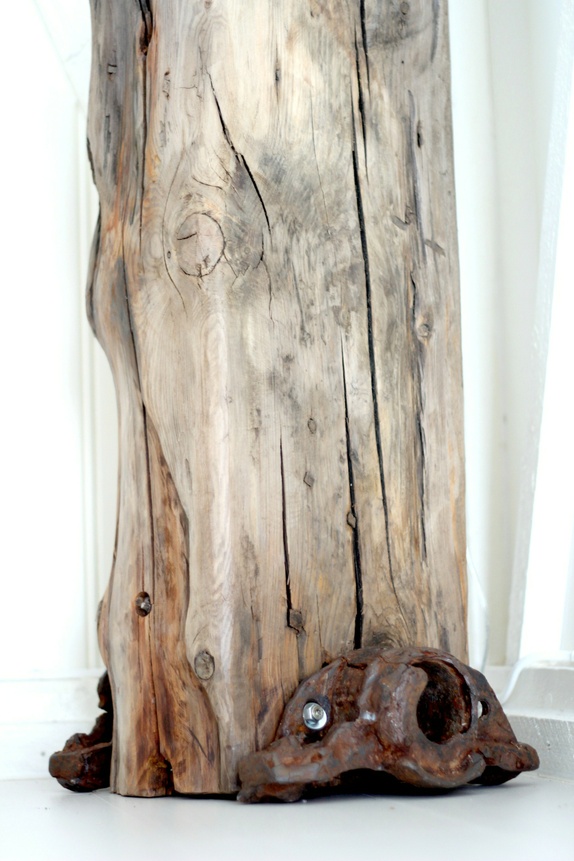 Håndlaget lampe av drivved - Epla