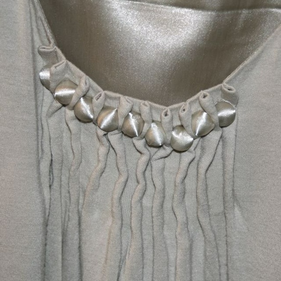 Nydelig og behagelig kremfarget kjole, str 38/M - Epla