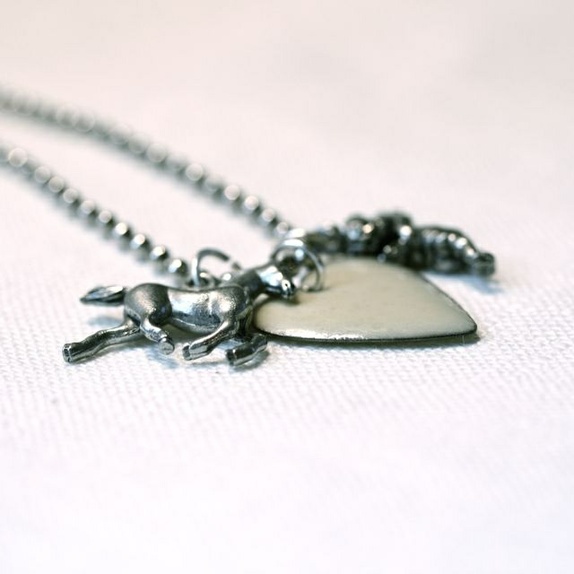 Charms-kjede med engel, hjerte og hest - Epla