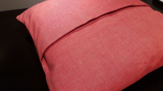 Pute med broderi. - Epla