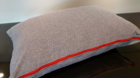 Pute med broderi 60 x 40 cm. - Epla