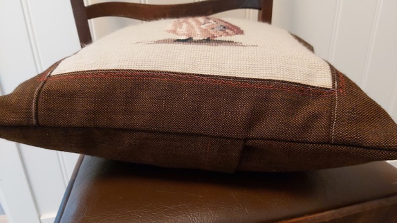 Pute med broderi. - Epla