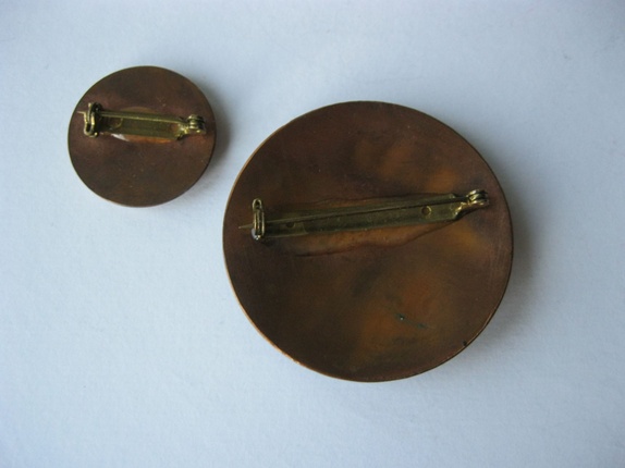 Brosjer emalje på kobber - Epla