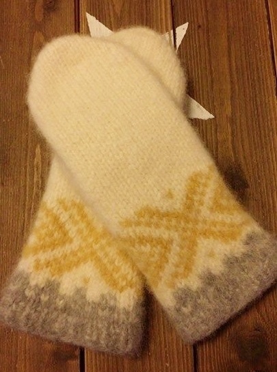 Varme,myke tova votter med Marius mønster selges :) - Epla