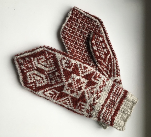 Selbuvott med burgunder mønsterfarge - Epla