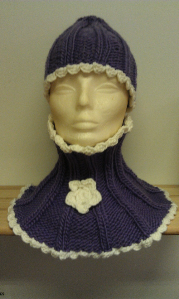 Mykt og varmt ribbestrikket hals og lue. - Epla