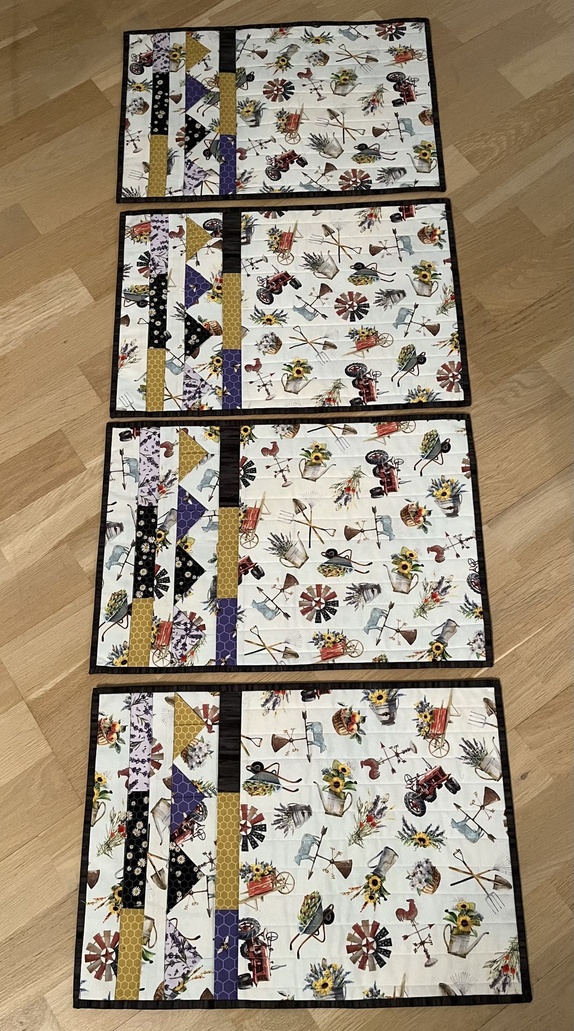 «Bondegårdsidyll» spisebrikker 4 stk - Epla