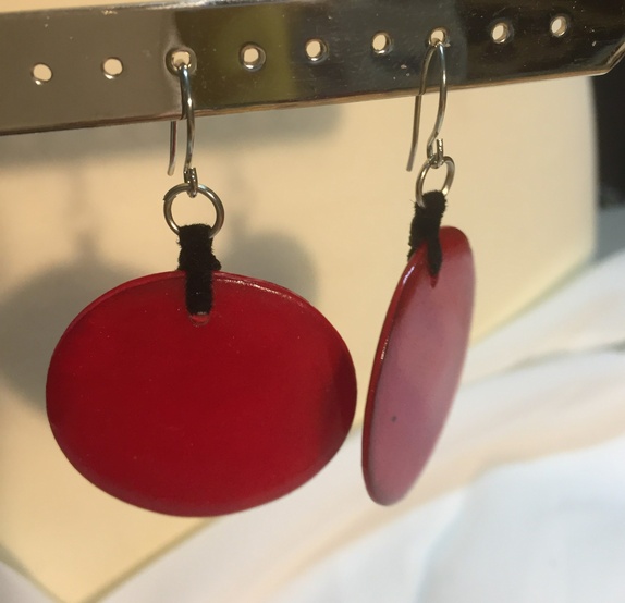 Flotte dinglende vintage røde øredobber - Epla