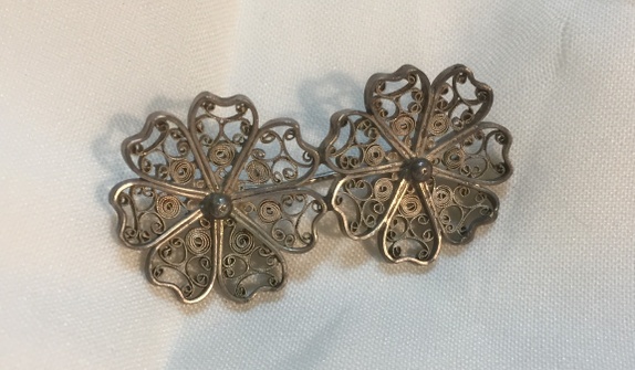 Eldre filigran brosje - halsnål - Epla