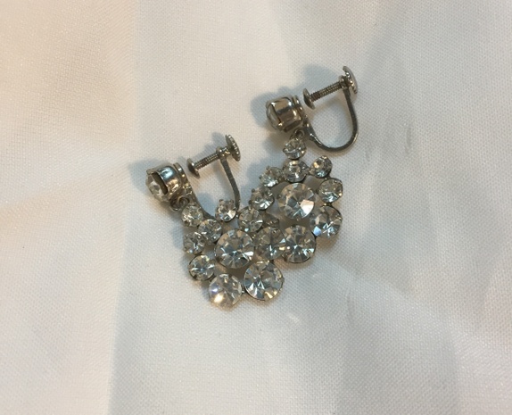 Vintage perleøredobber med bling og skrulås - Epla