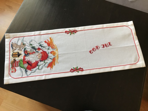 Brodert juleduk - Epla