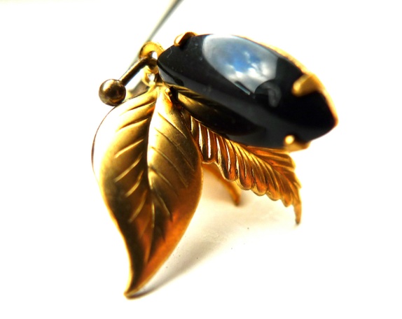 Klassisk ørepynt i sort og gull - Epla