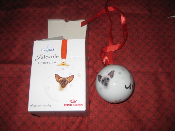 Julekule i porselen - Epla