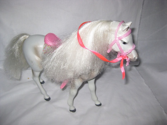 Hvit hest SALG - Epla