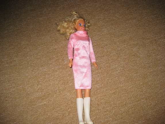SALG Retro Barbie med 8 antrekk - Epla