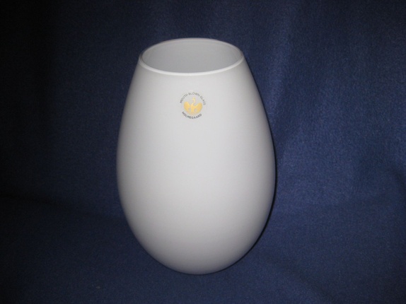 SALG 649,-Hvit vase - Cocoon. - Epla