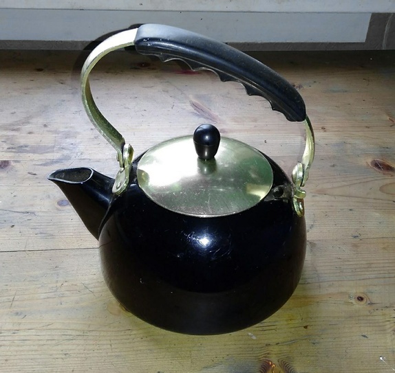 50-talls klassiker. Il-O-Van skjenkekjele/kaffekjele - Epla