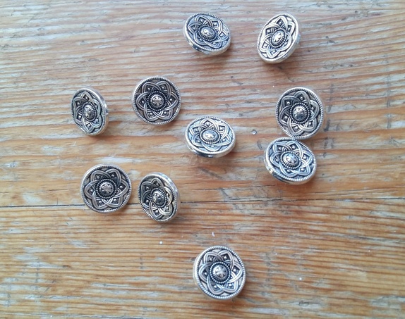 10 metallknapper sølv - skinnende. - Epla