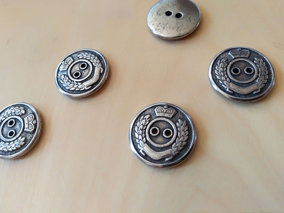 1 metallknapper sølv - skinnende konge krone - Epla