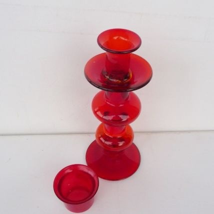 Lysestake og telys stake i rødt glass. - Epla