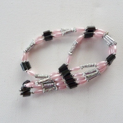 Magnet smykke i sølv / rosa perler. - Epla