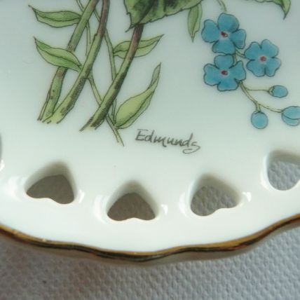 2 fine små pynte fat av Edmund - Epla