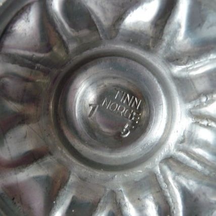 Gammelt sett i tinn, norsk. - Epla