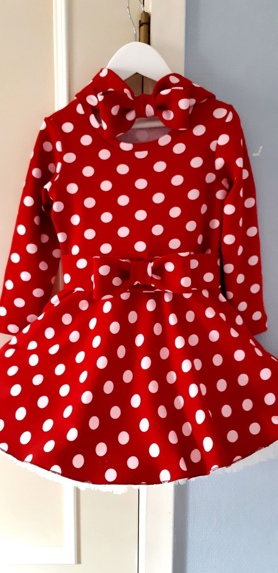 Kjole med sving i str.104 - Epla