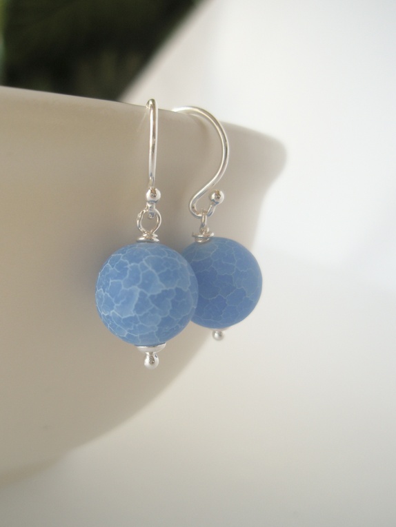 Ørepynt i sølv med perler i blå Dragon Agate - Epla