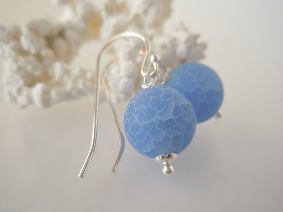 Ørepynt i sølv med perler i blå Dragon Agate - Epla