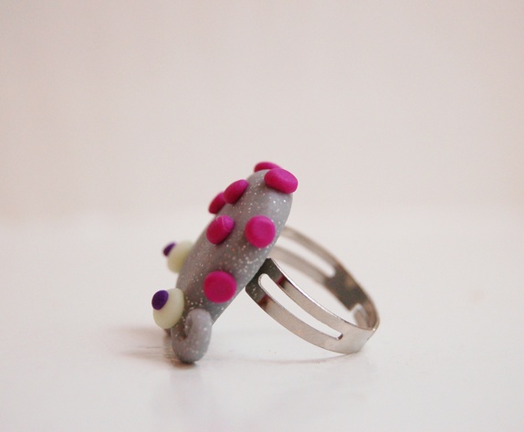 Monster ring - Grå glitrende med rosa prikker - Epla