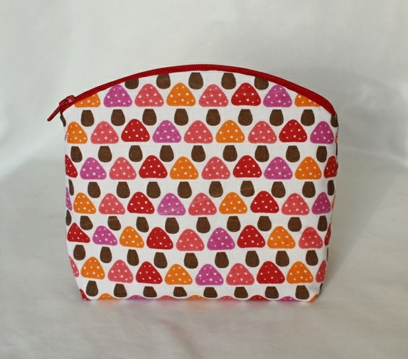 Sminkepung/toalettveske med sopp. - Epla