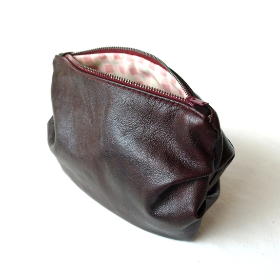 Toalettmappe / pung i skinn - lilla - Epla