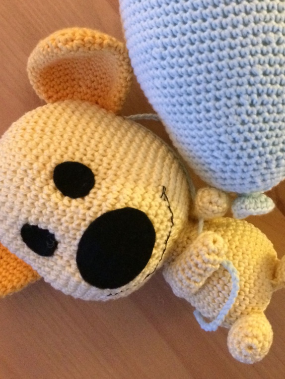 Heklet uro/pynt til barnerommet - Epla