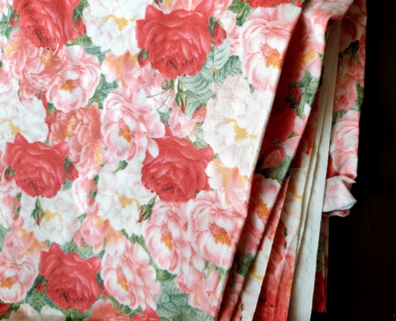 Stoff med roser. - Epla