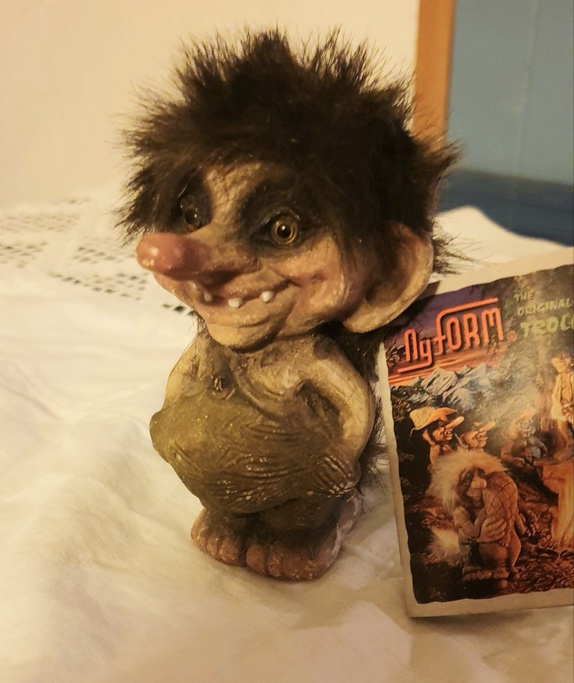 Et lite troll fra Ny Form. - Epla