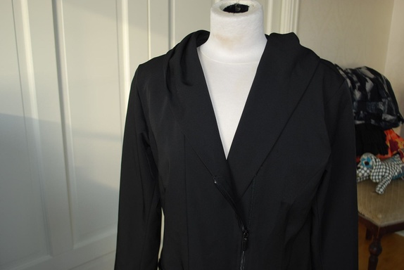 SALG: Bitte Kai Rand sort jakke, str 40 - Epla