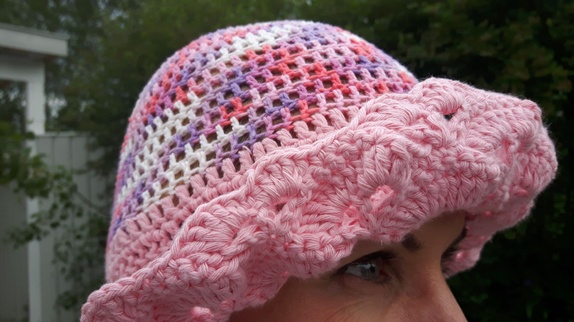 Fantastisk sommerhatt - håndheklet - Epla