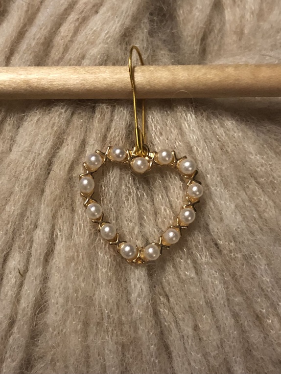 Fint gull hjerte med perler . Kombimarkør - Epla