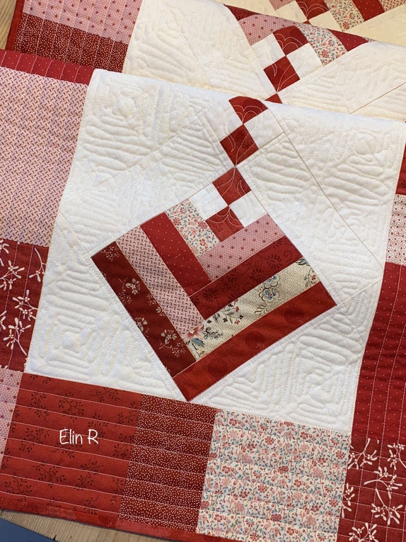 "Red Cabins» - Patchwork løper - Epla