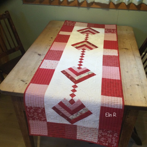 "Red Cabins» - Patchwork løper - Epla