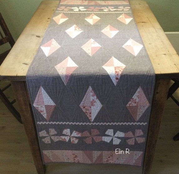 "Villroser» - Stor Patchwork løper - Epla