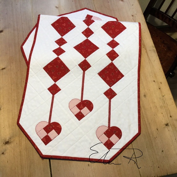 "Hjertefryd» - Patchwork juleduk - Epla