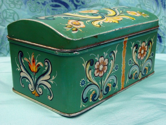 Antikk Kakeboks med rosemalt motiv - Epla